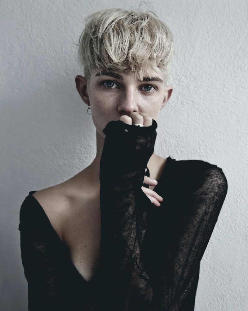 Find a new Harmony (Portrait)