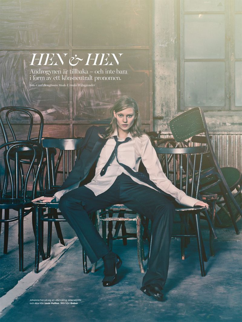 Hen & hen (Plaza Magazine)