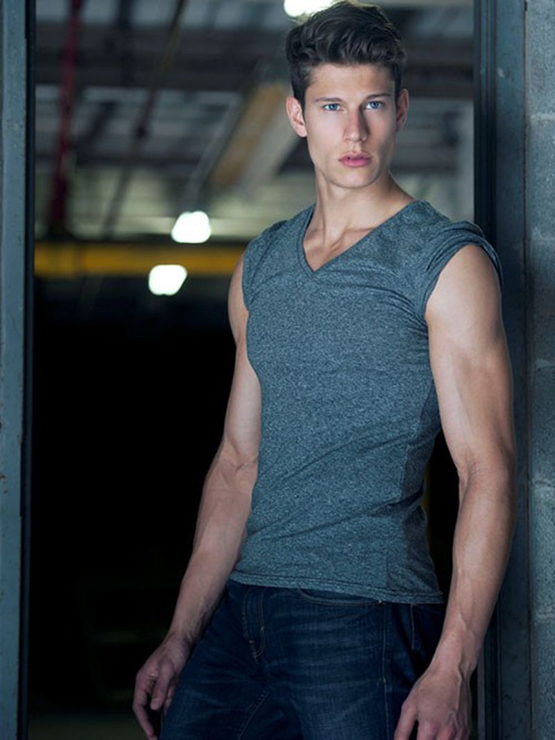 Eian Scully by Jon Malinowski (Portrait)