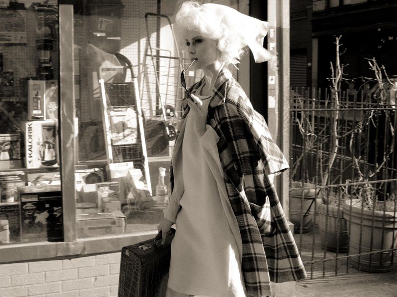 moving picture with model Kate Wagoner (The Block Magazine)