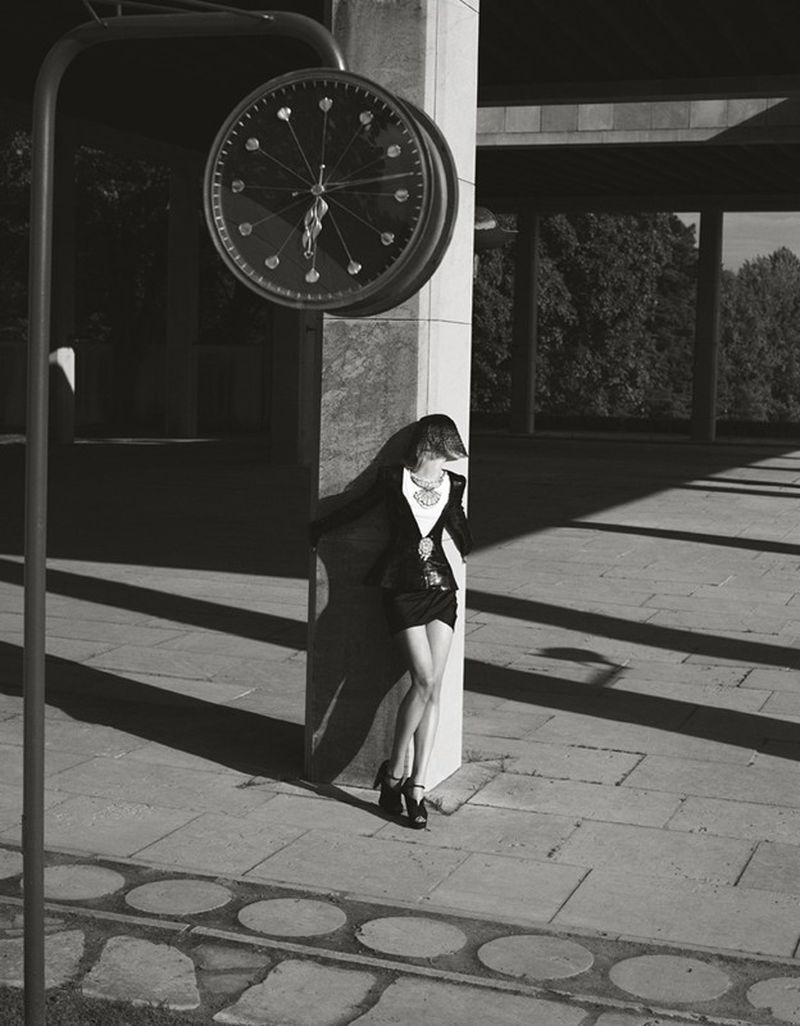 NORTHERN WOMEN IN CHANEL - VICKY ANDREN (Book)