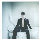 MENAGE A TROIS (Man About Town)