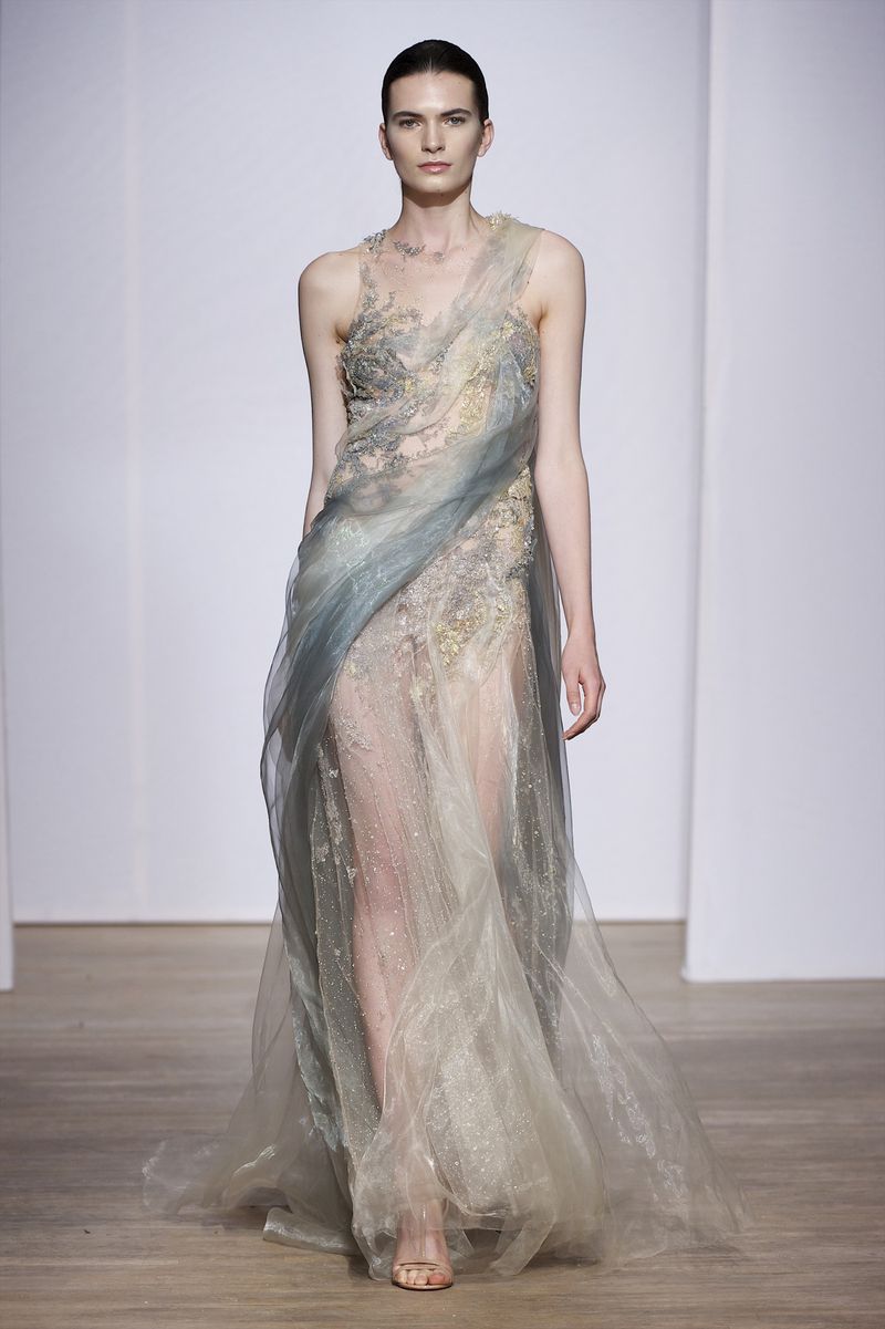 Yiqing Yin Haute Couture Fall 2013 Show (Yiqing Yin)