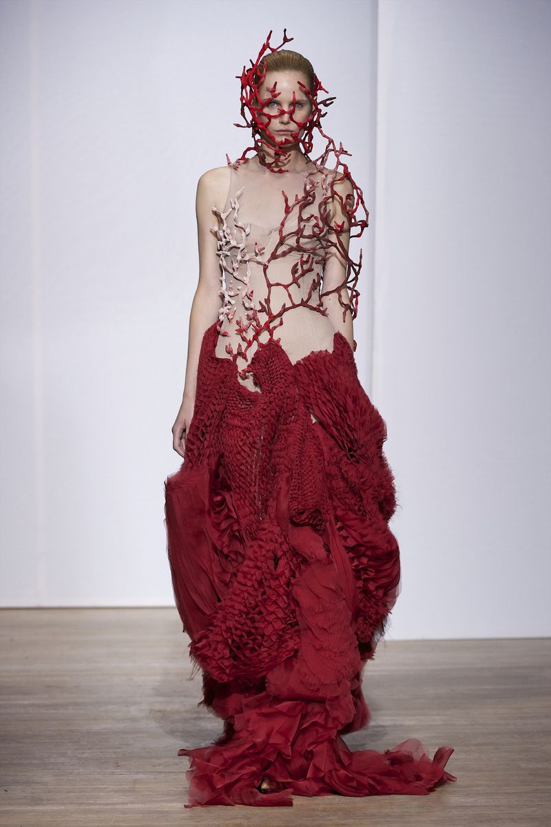 Yiqing Yin Haute Couture Fall 2013 Show (Yiqing Yin)