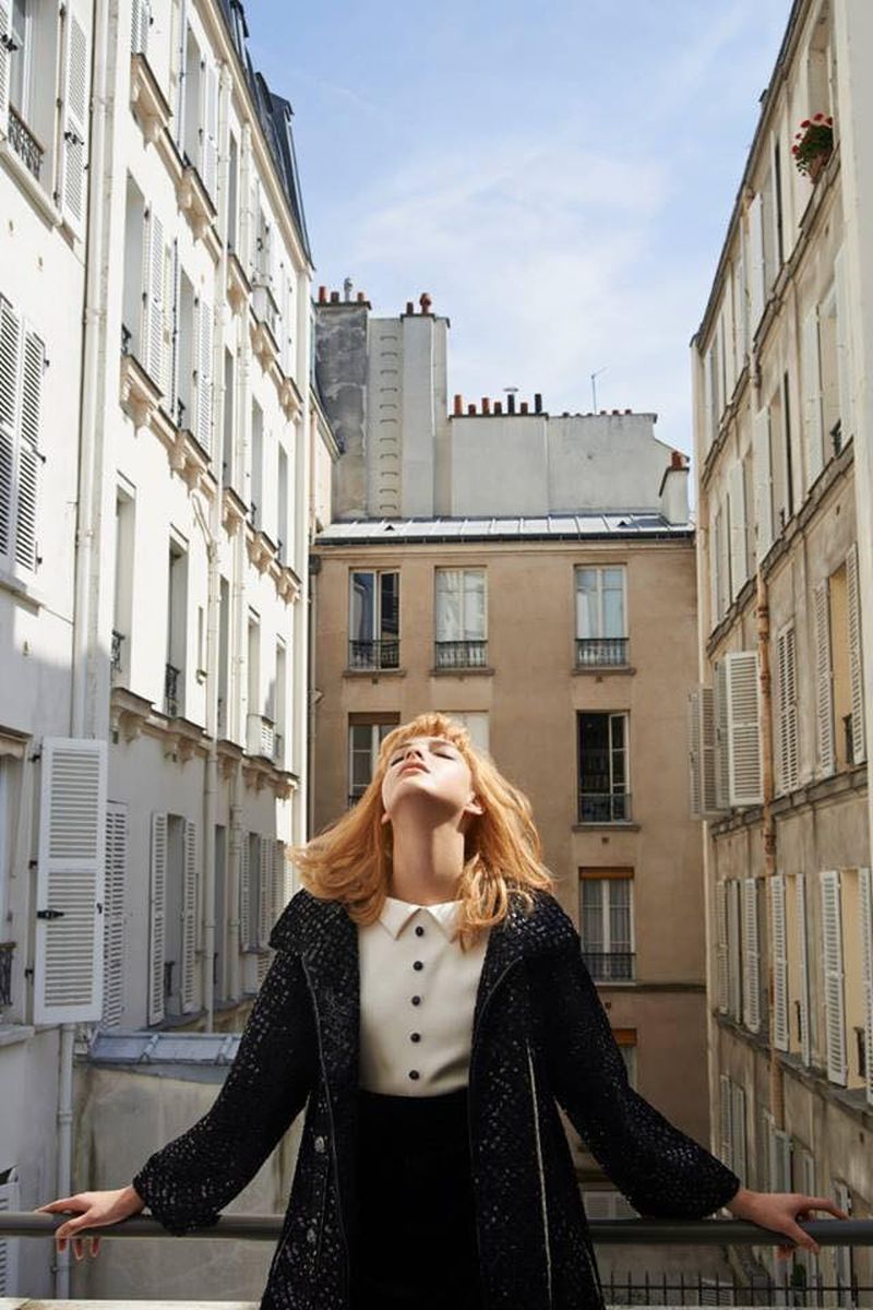 We tell ourselves stories in order to live (Violet Book)