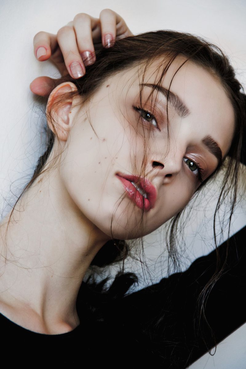 Larissa by Billy Rood (Portrait)