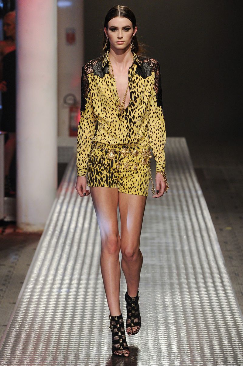 Versace for Riachuelo November 2014 Show (Versace)