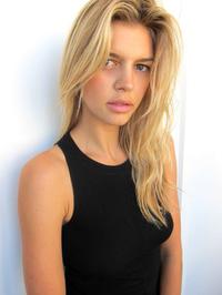 Kelly Rohrbach - Influencer Profile - Photos & latest news