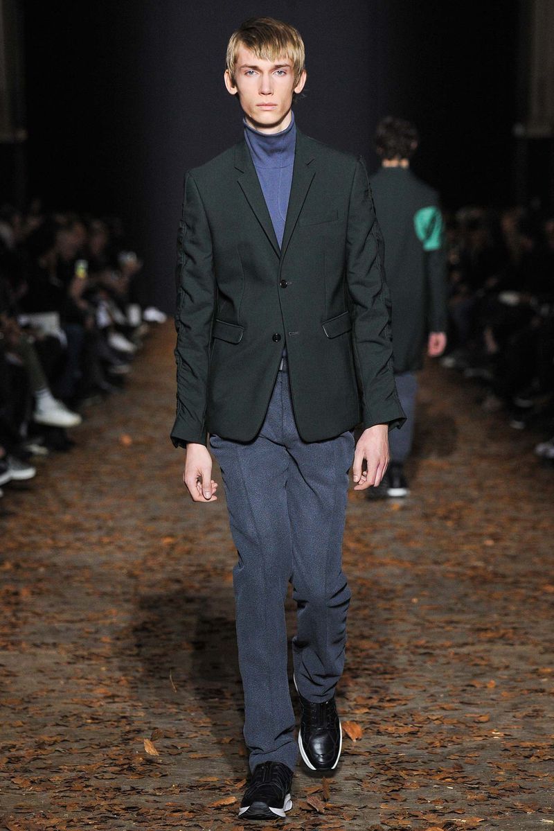 Kris Van Assche F/W 15 Show (Kris Van Assche)