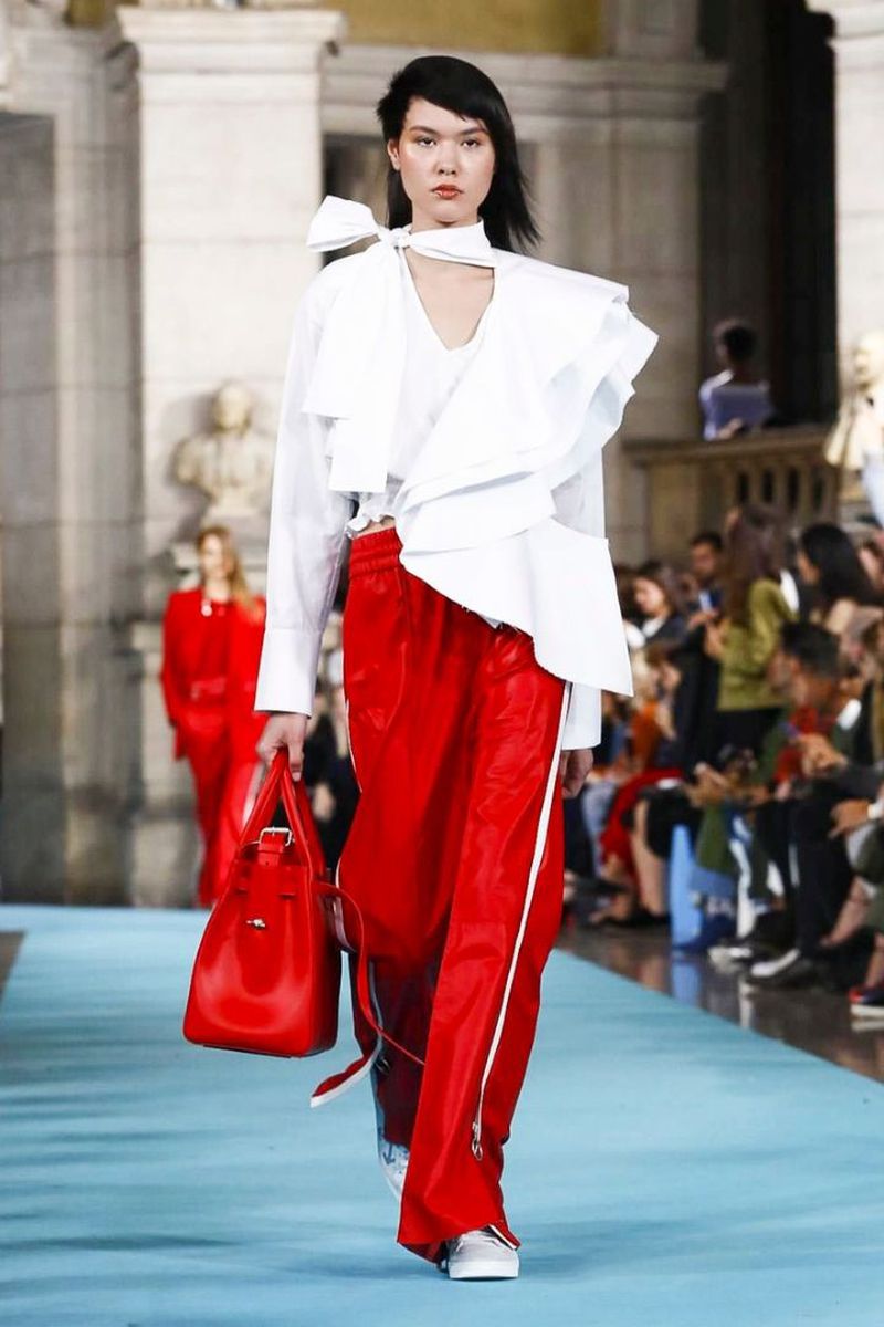 Off-White S/S 17 Show (Off-White)