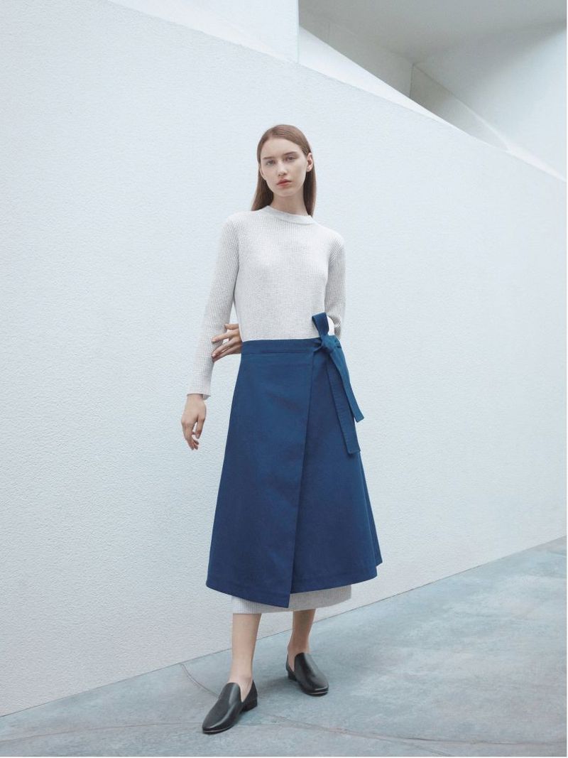 COS X AGNES MARTIN (COS)