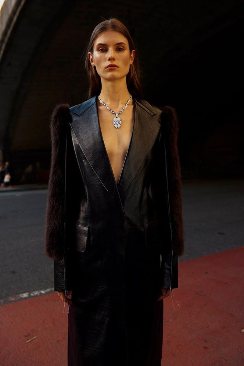 Alicia Holtz by Alexander Neumann (Elle Mexico)