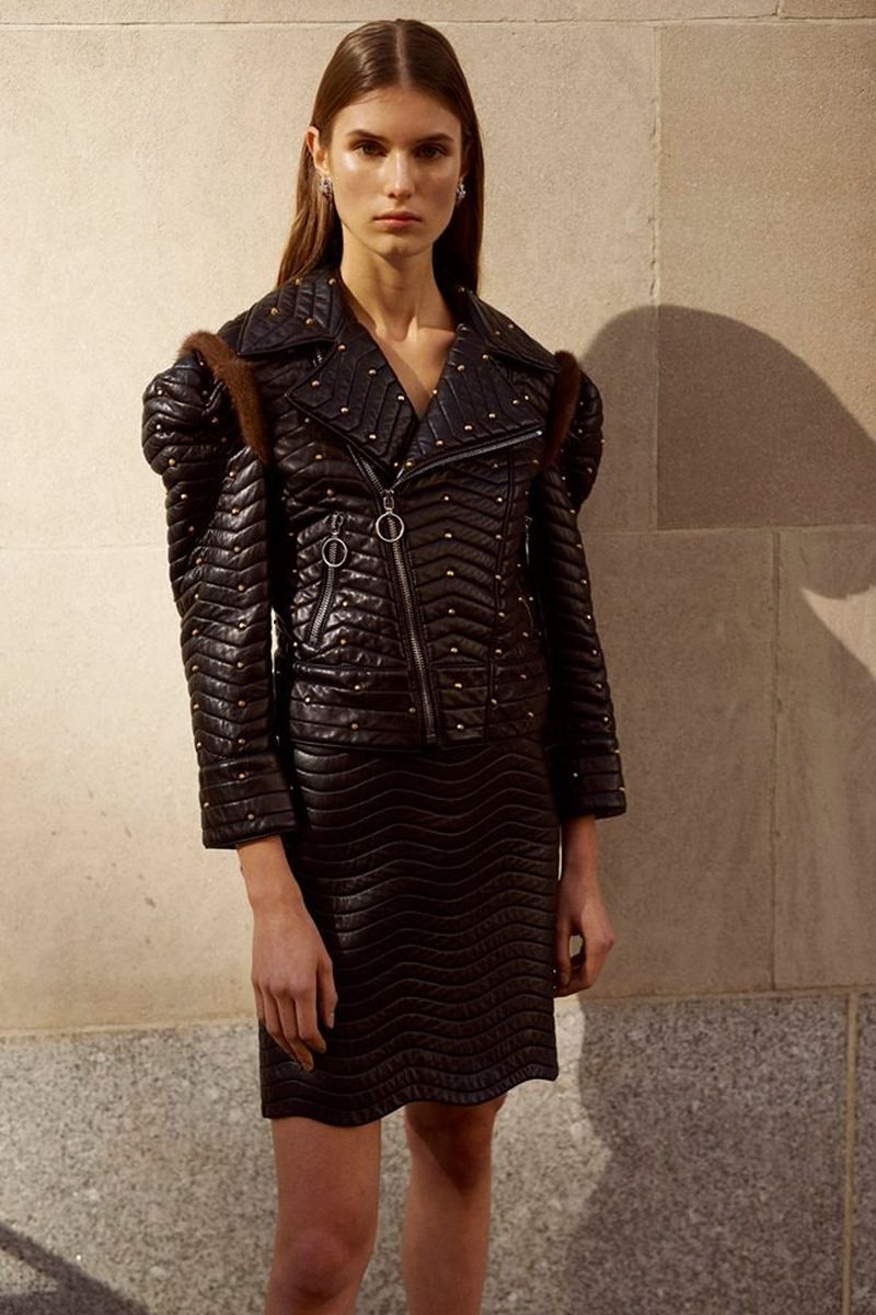 Alicia Holtz by Alexander Neumann (Elle Mexico)