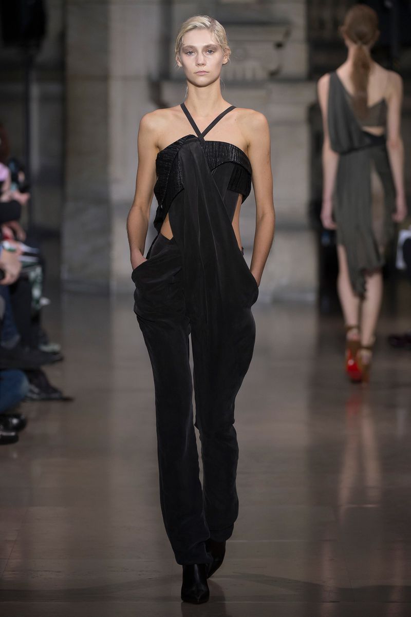 Yiqing Yin Spring 2016 Haute Couture Show (Yiqing Yin)