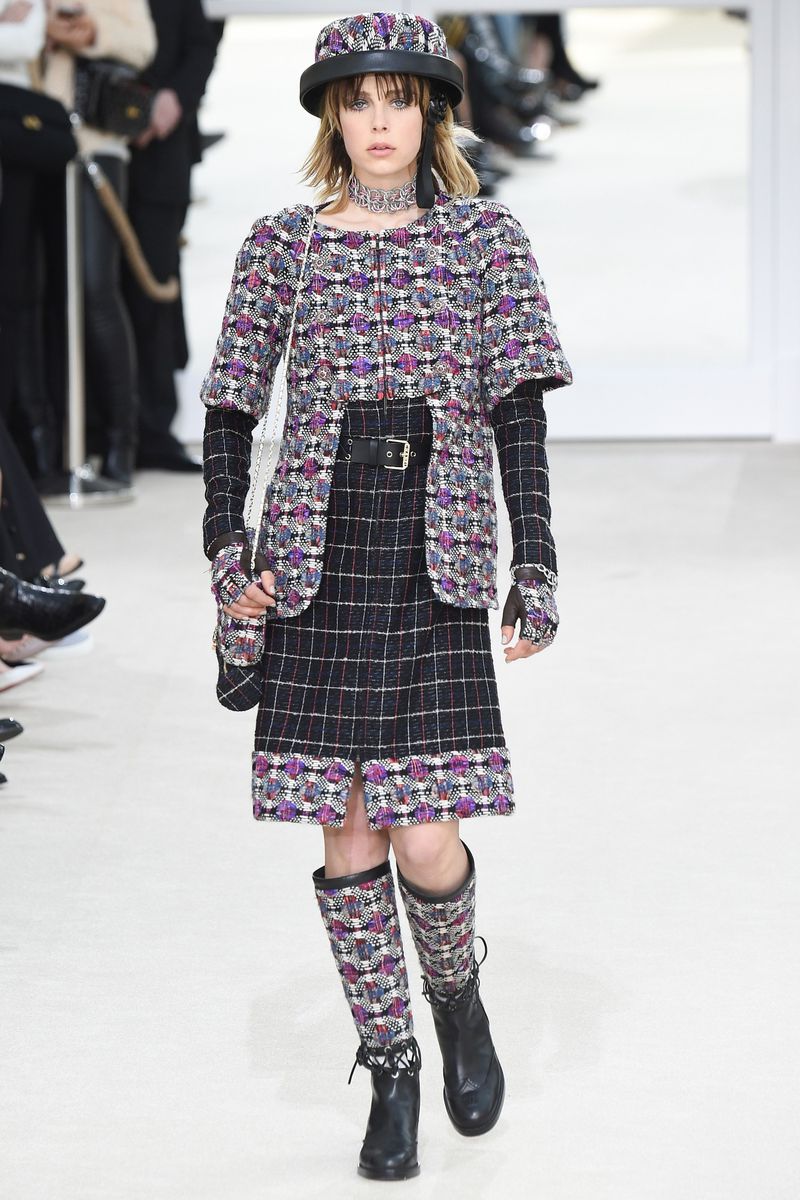 Chanel F/W 16 Show (Chanel)