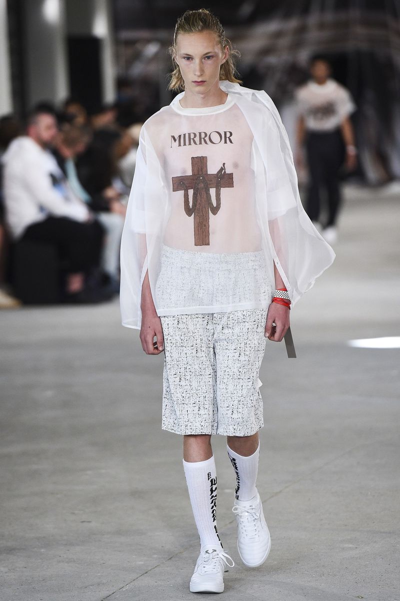 Off-White S/S 17 Men's Show (Off-White)