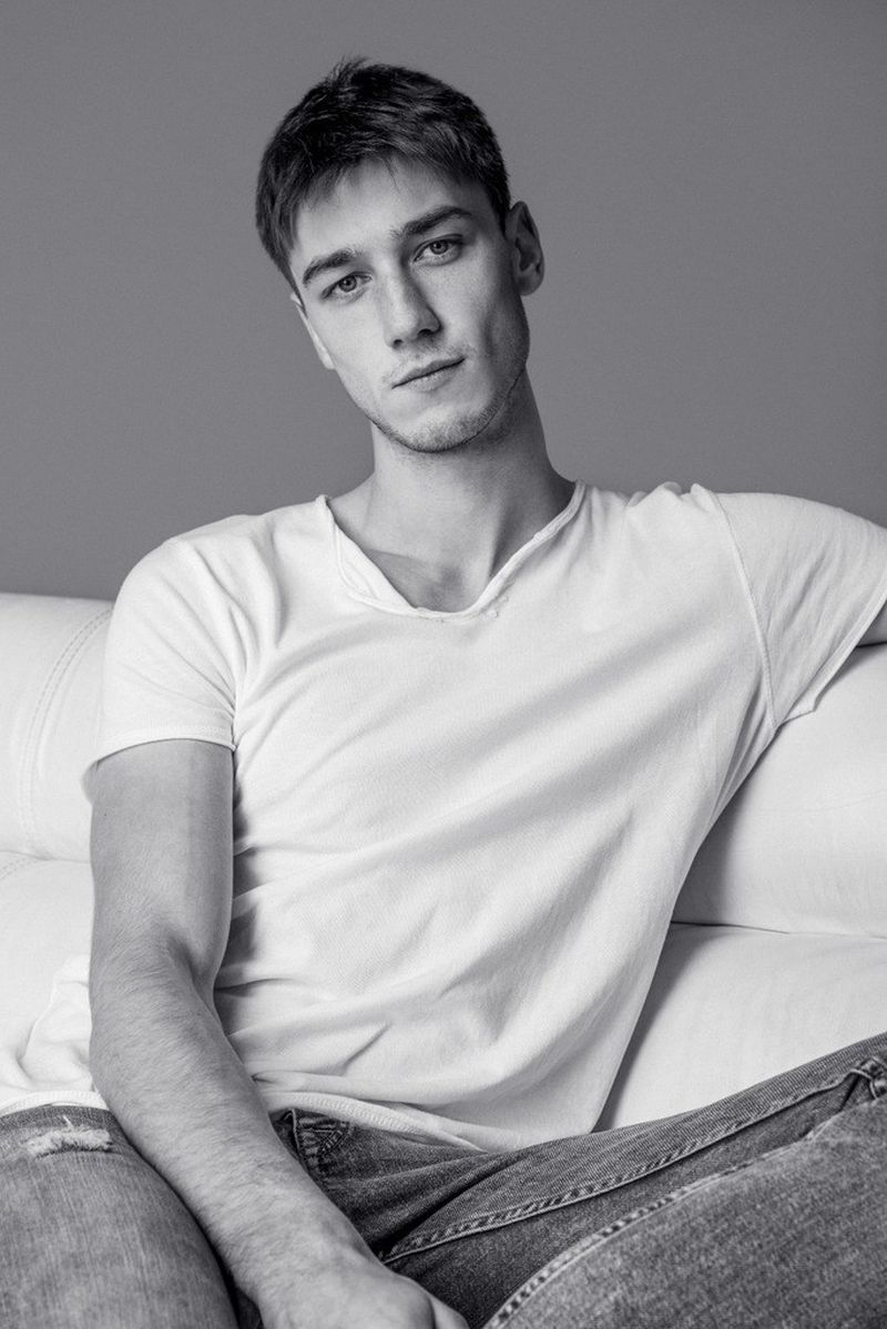 Tetrad by Witold Lewis [Vanity Teen Magazine!] (Vanity Teen Magazine)