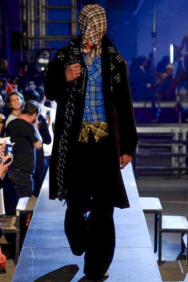 Raf Simons S/S 16 Show (Raf Simons)