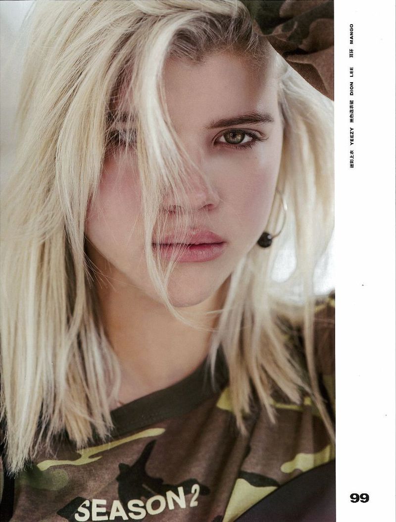 SOFIA RICHIE POSES IN COOL GIRL LOOKS FOR VOGUE ME (Vogue Me China)