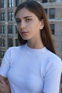 Laura Winges - Model Profile - Photos & latest news