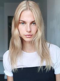 Laura Strantz - Model Profile - Photos & latest news