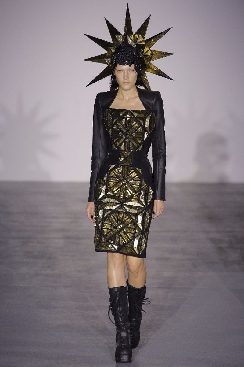 Gareth Pugh S/S 17 Show (Gareth Pugh)