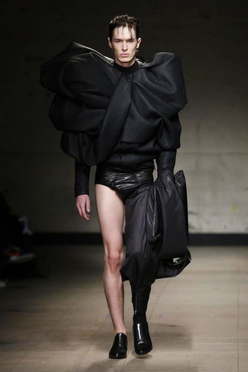 MAN - Feng Chen Wang F/W 17 Men's Show (Various Shows)
