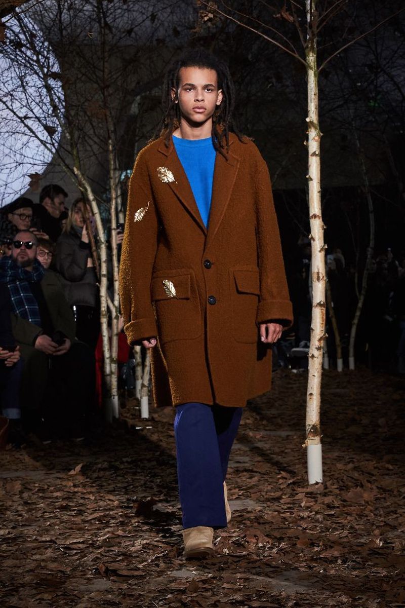 Off-White F/W 17 Men's Show (Off-White)