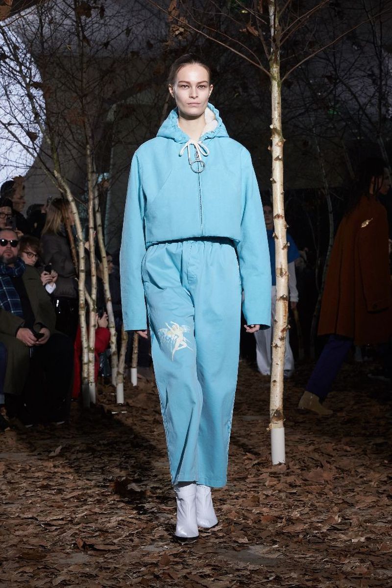 Off-White F/W 17 Men's Show (Off-White)