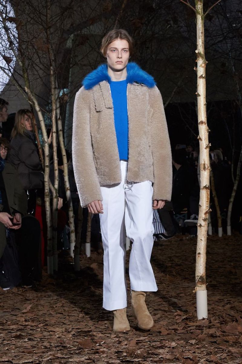 Off-White F/W 17 Men's Show (Off-White)