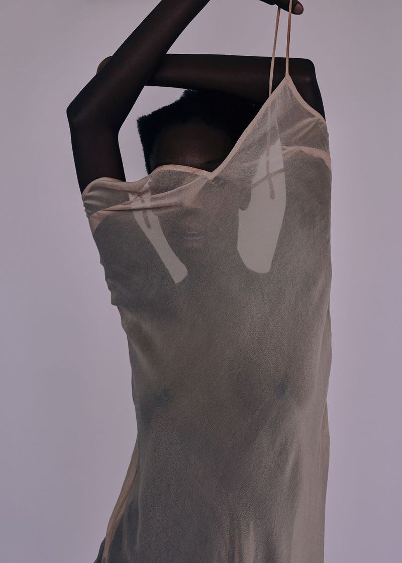 Turn around and look at me (Schön Magazine)