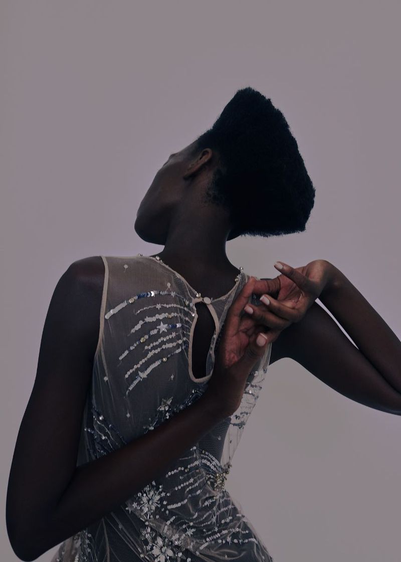 Turn around and look at me (Schön Magazine)