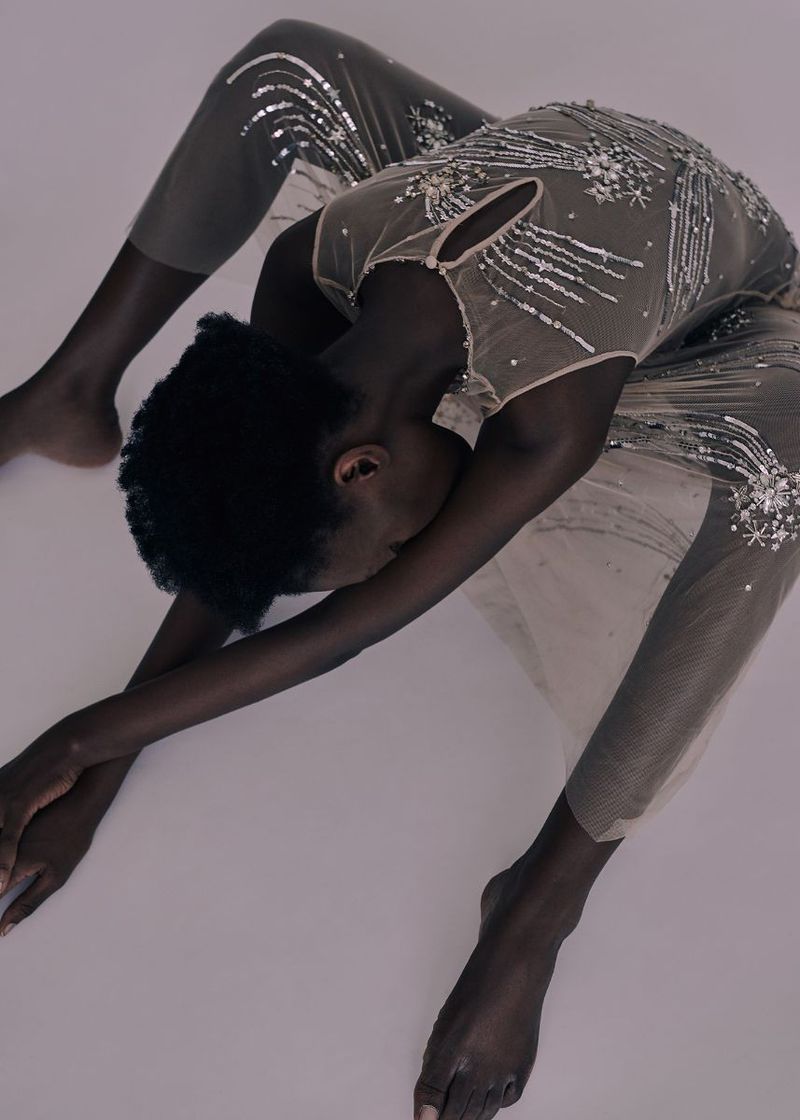 Turn around and look at me (Schön Magazine)