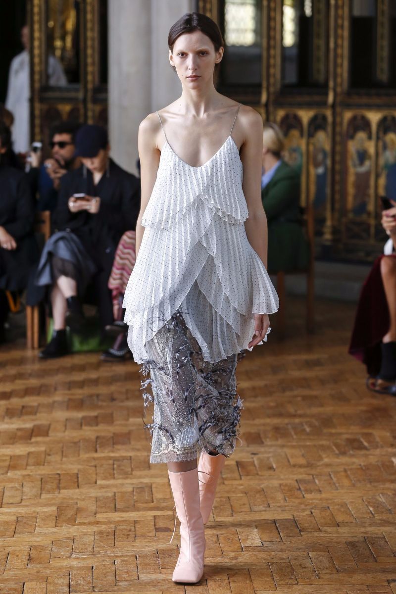 Sharon Wauchob S/S 18 Show (Sharon Wauchob)