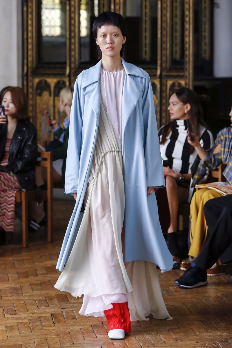 Sharon Wauchob S/S 18 Show (Sharon Wauchob)