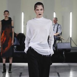 Yang Li - Designer Profile - Photos & latest news