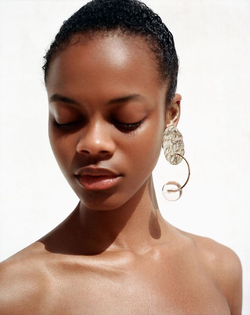 Aaliyah Where's That Girl (British Girls Magazine)