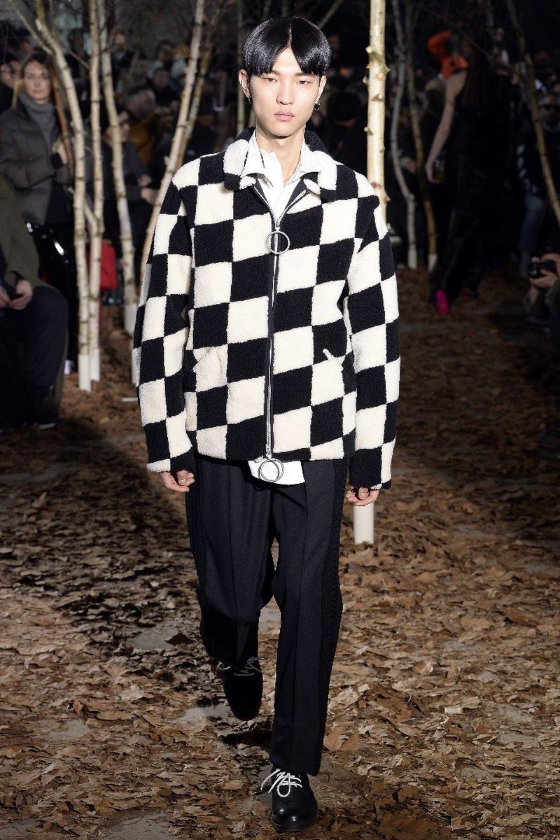 Off-White F/W 17 Men's Show (Off-White)