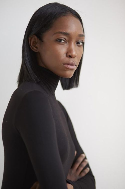 Carolla Da Rosa - Model - detail by client