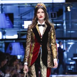 Rose Gilroy - Model Profile - Photos & latest news