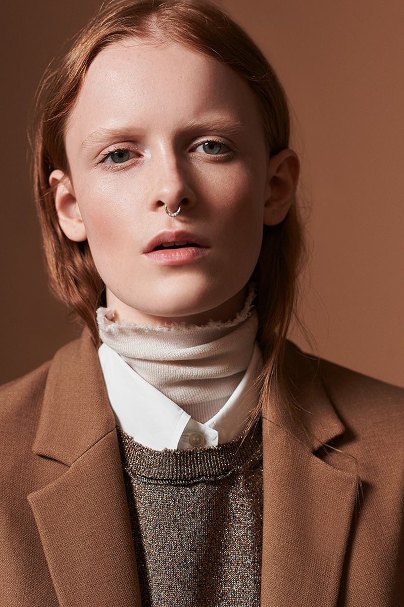 GRIFONI Fall 17/18 WOMAN with VICTORIA SCHONS (Various Lookbooks/Catalogs)