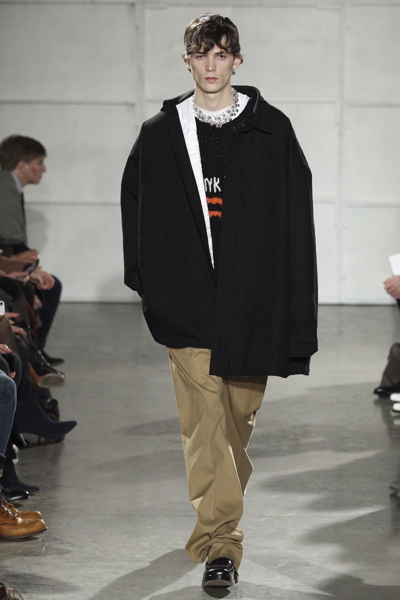 Raf Simons F/W 17 Show (Raf Simons)
