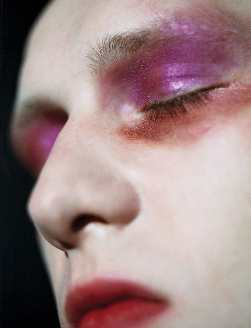 Red touch yellow, kill a fellow. Yellow touch red, soon you'll be dead ...