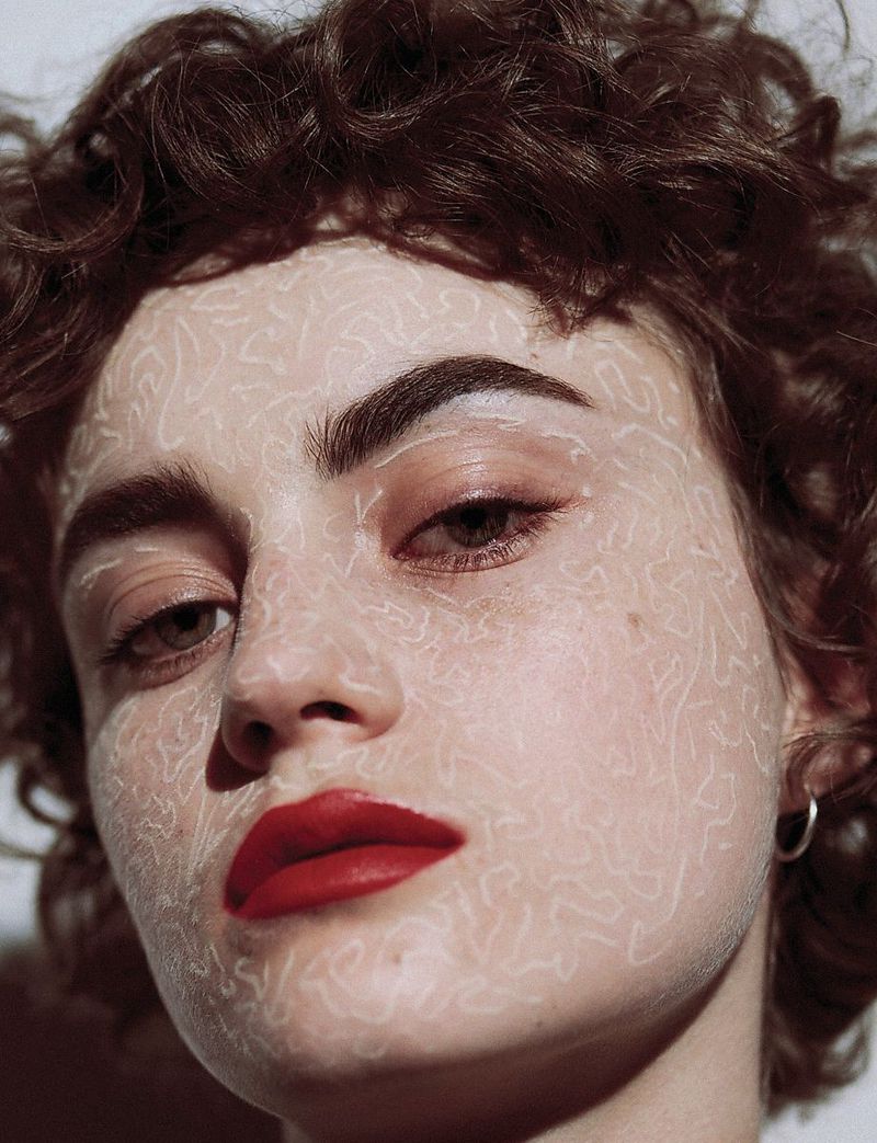 Red touch yellow, kill a fellow. Yellow touch red, soon you'll be dead ...