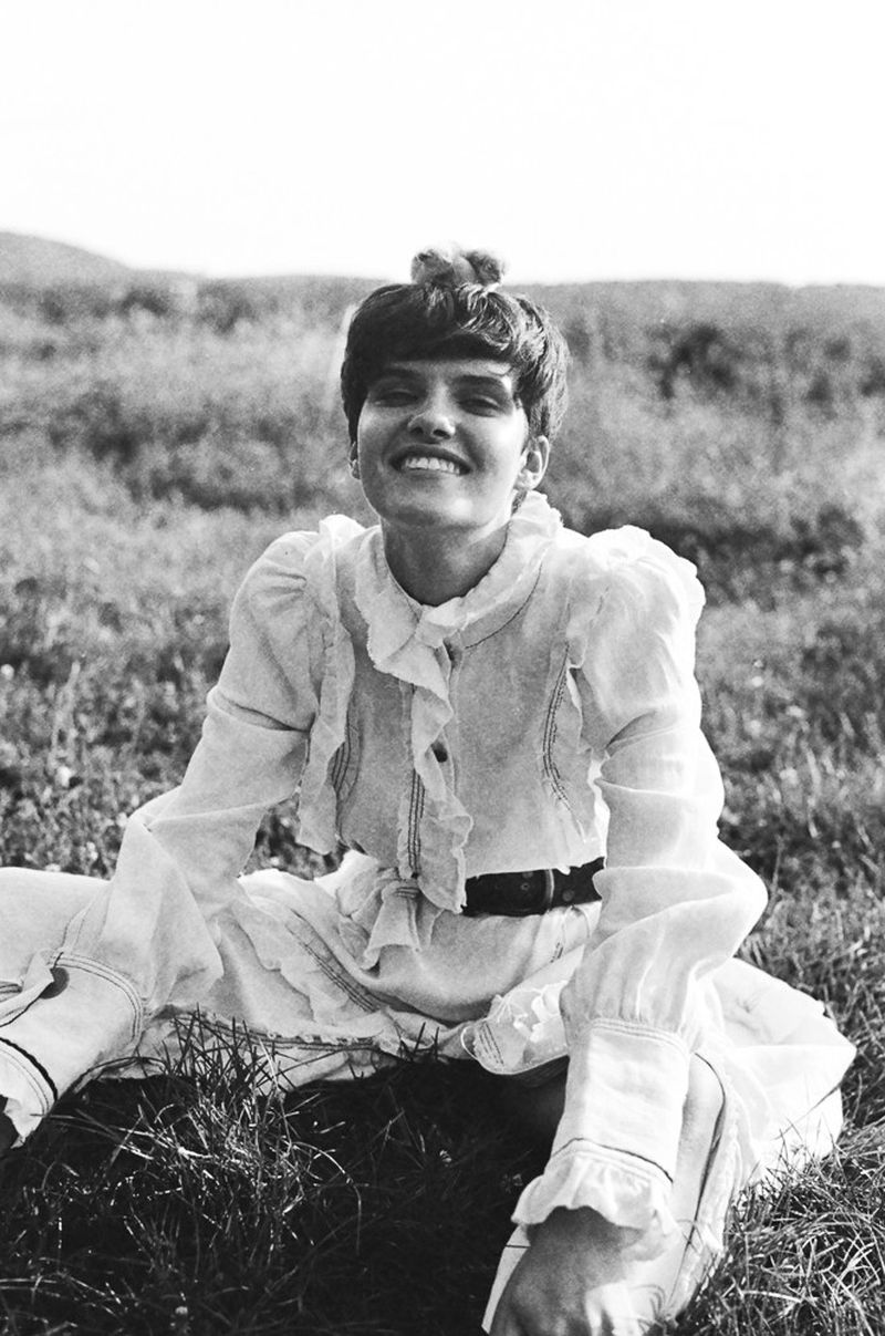 Meet Me in the Middle Somewhere (MONROWE Magazine)