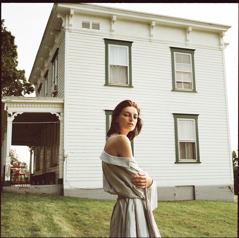 Meet Me in the Middle Somewhere (MONROWE Magazine)