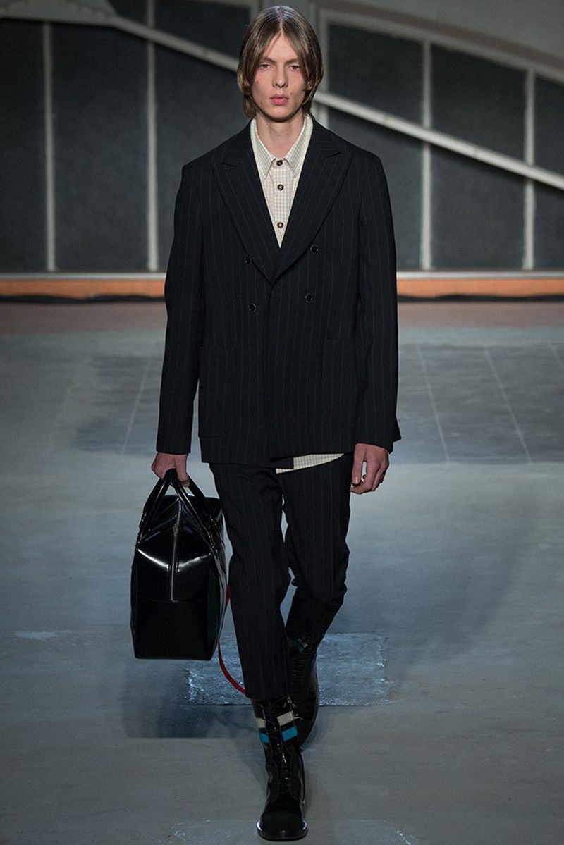 Raf Simons F/W 16 Show (Raf Simons)