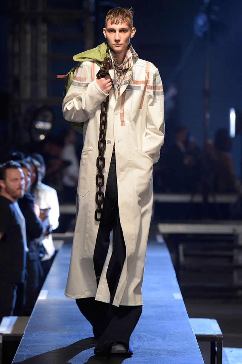 Raf Simons S/S 16 Show (Raf Simons)
