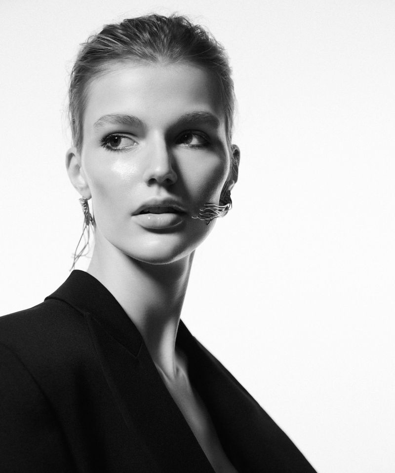 Elegante (LUISAVIAROMA.COM)