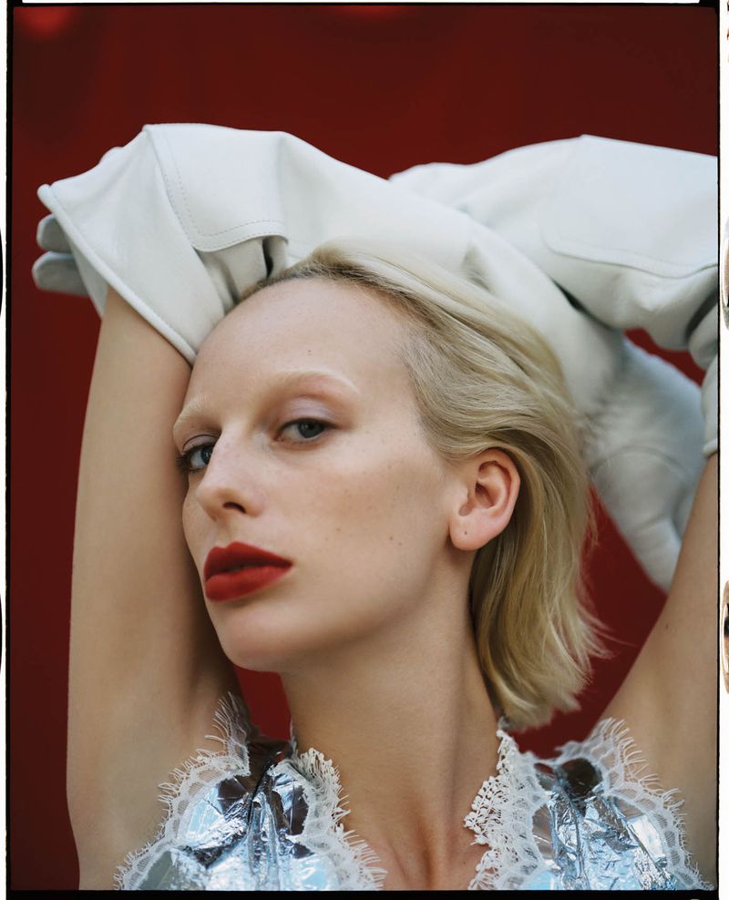 Lili Sumner (Vogue Czechoslovakia)